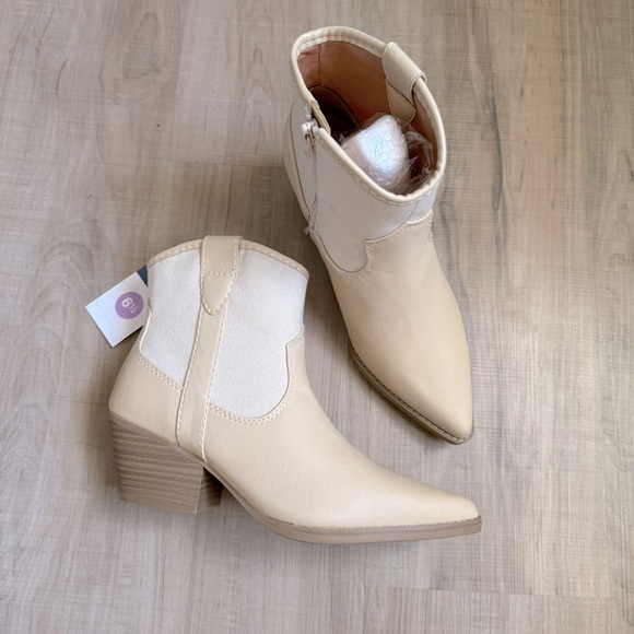 Universal Thread | Shoes | Universal Thread Ivory Cowgirl Boots | Poshmark
